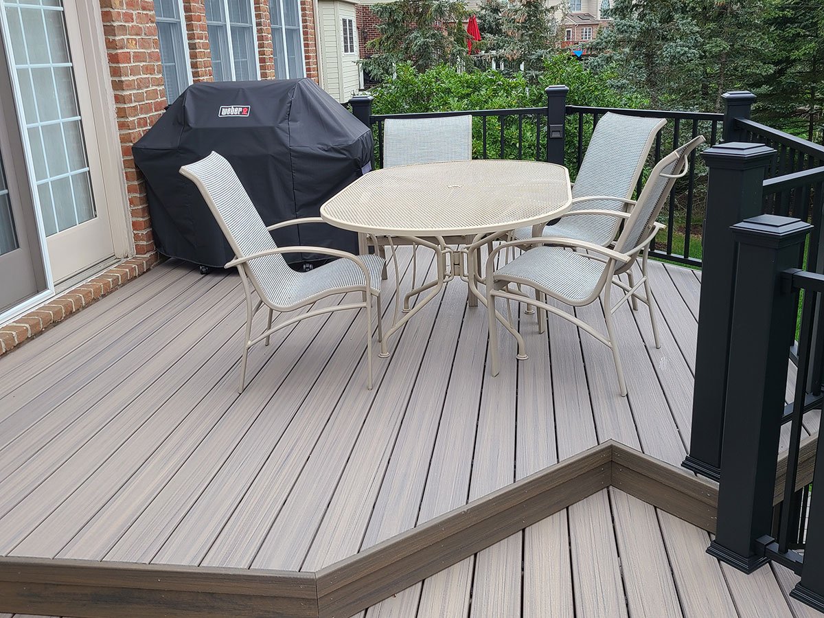 Trex-Enhance-Naturals-Coastal-Bluff-Decking-With-Trex-Black-Signature ...