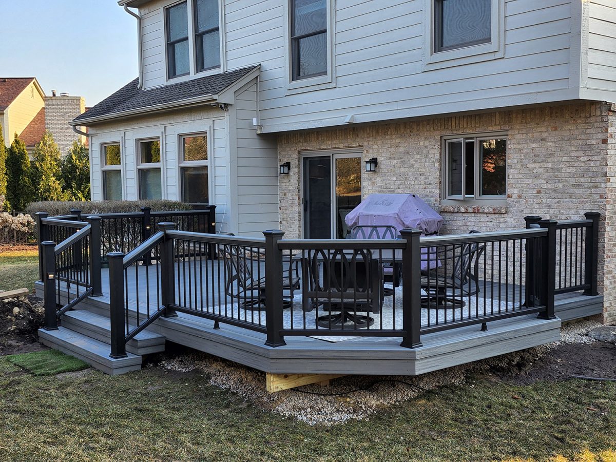 Trex_Enhance_Basics_Clam_Shell_Decking_With_Transcend_Rail_Novi_Mi ...